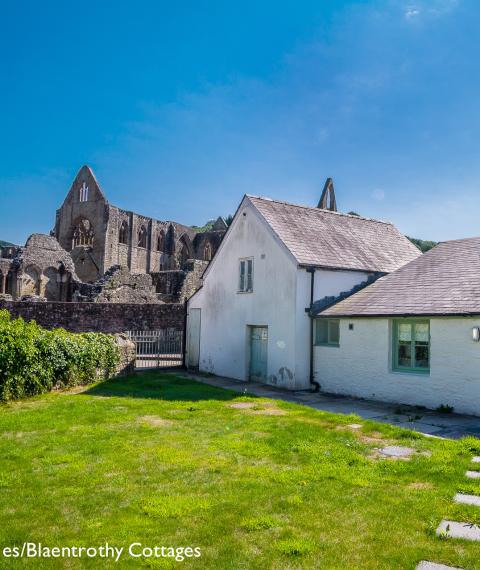 Cadw holiday accommodation | Cadw